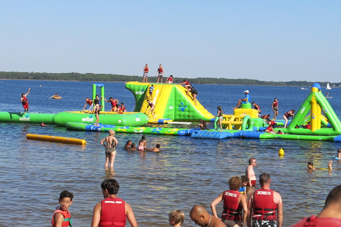 Splash Park Lacanau : un nouveau parc aquatique gonflable signé Wibit